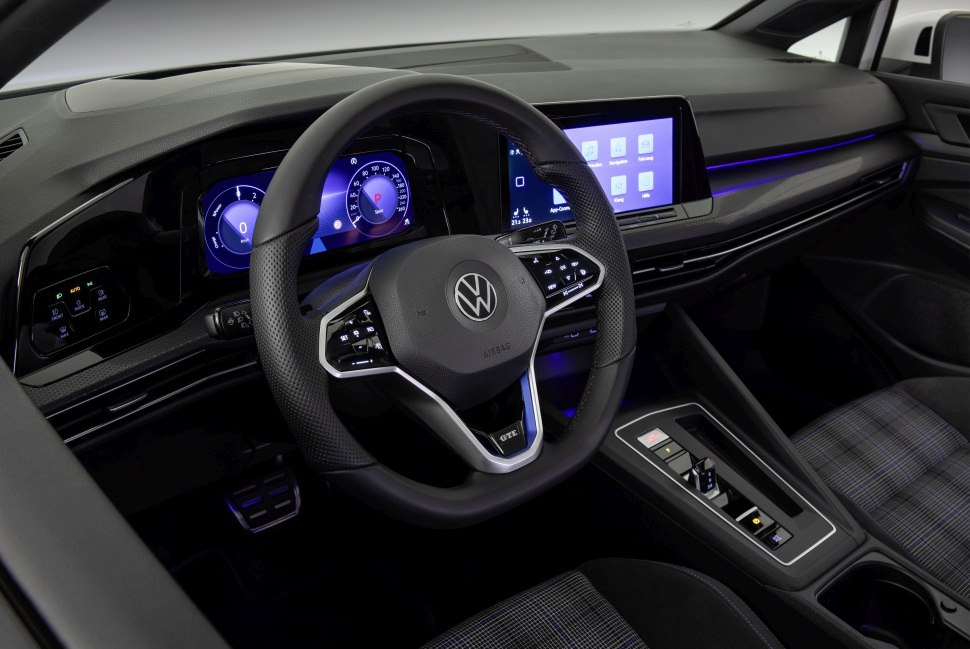 Volkswagen Golf VIII 1.5 TSI (150 Hp)